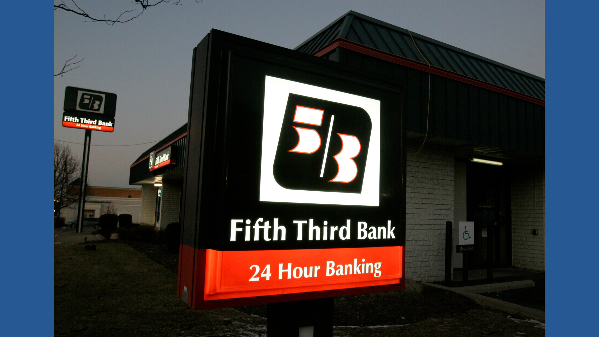 Fifth Third Bancorp to buy Comerica for $10.9 billion in tie-up of big ...