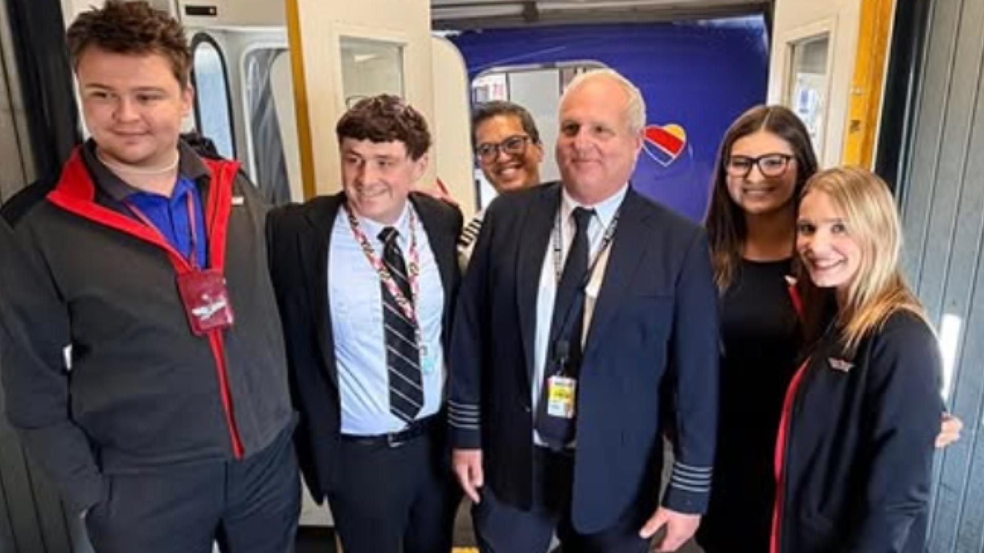 Southwest crew celebrates Spirit pilot's retirement after airline shuts ...