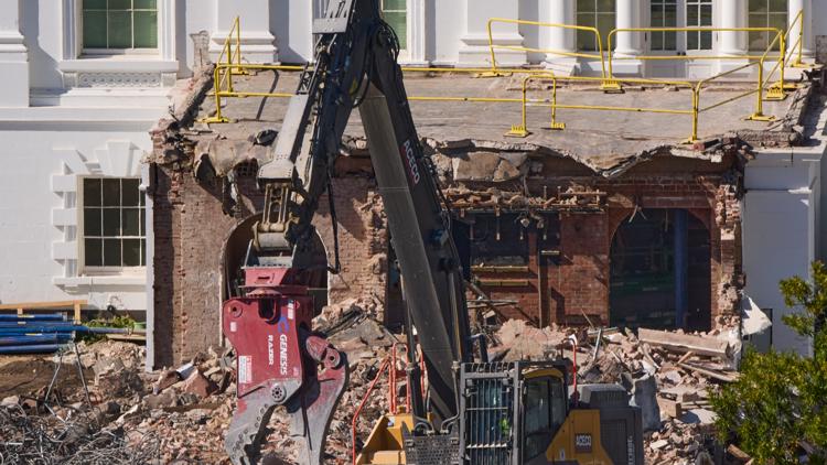 White House East Wing demolished as Trump moves forward with ballroom ...