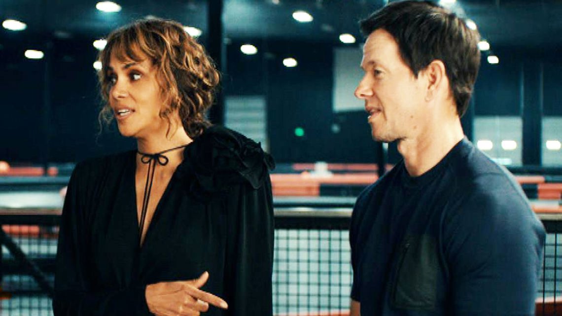 Mark Wahlberg Says He Was a 'Big Fan' of Halle Berry Before Working ...