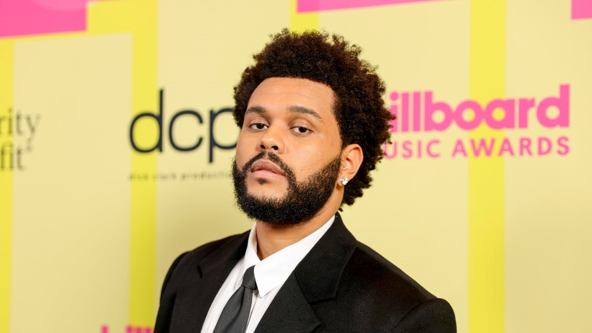 The Weeknd Ditches His 'After Hours' Red Suit for a New Look at 2021 ...