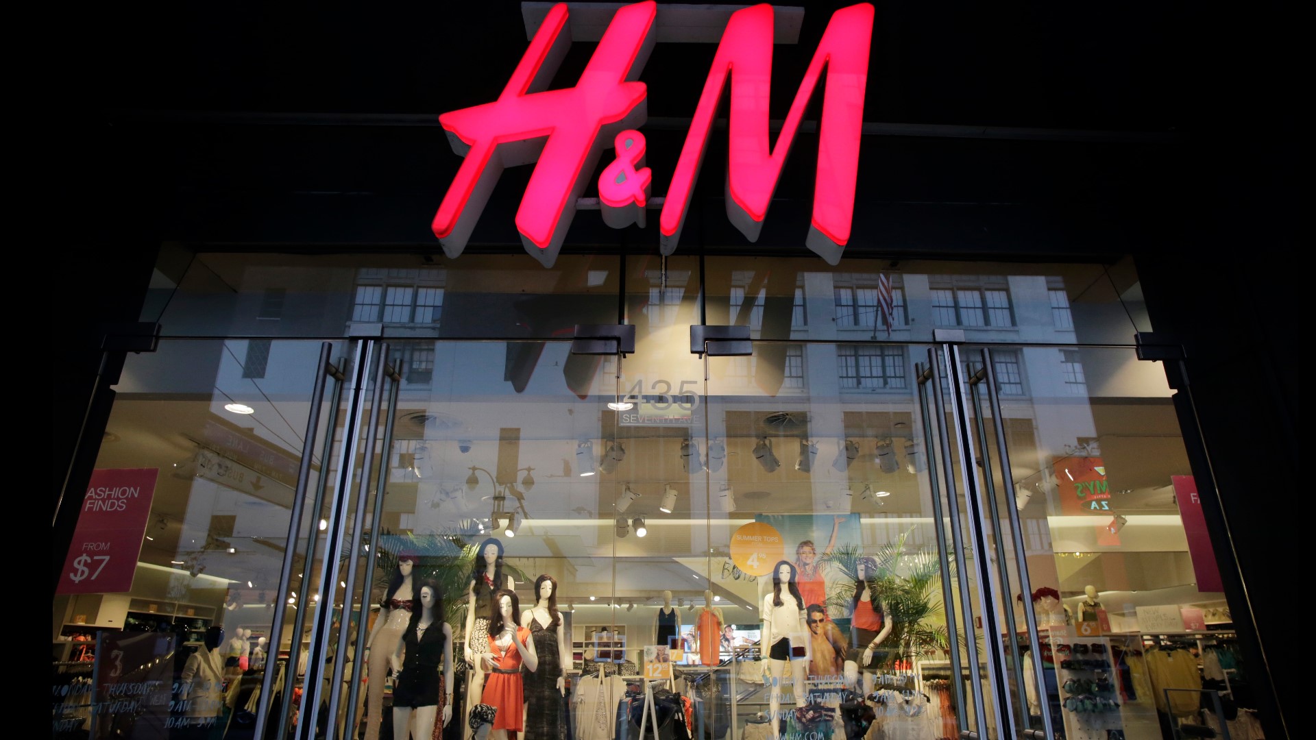 H&M plans to open clothing store in downtown Detroit | wzzm13.com