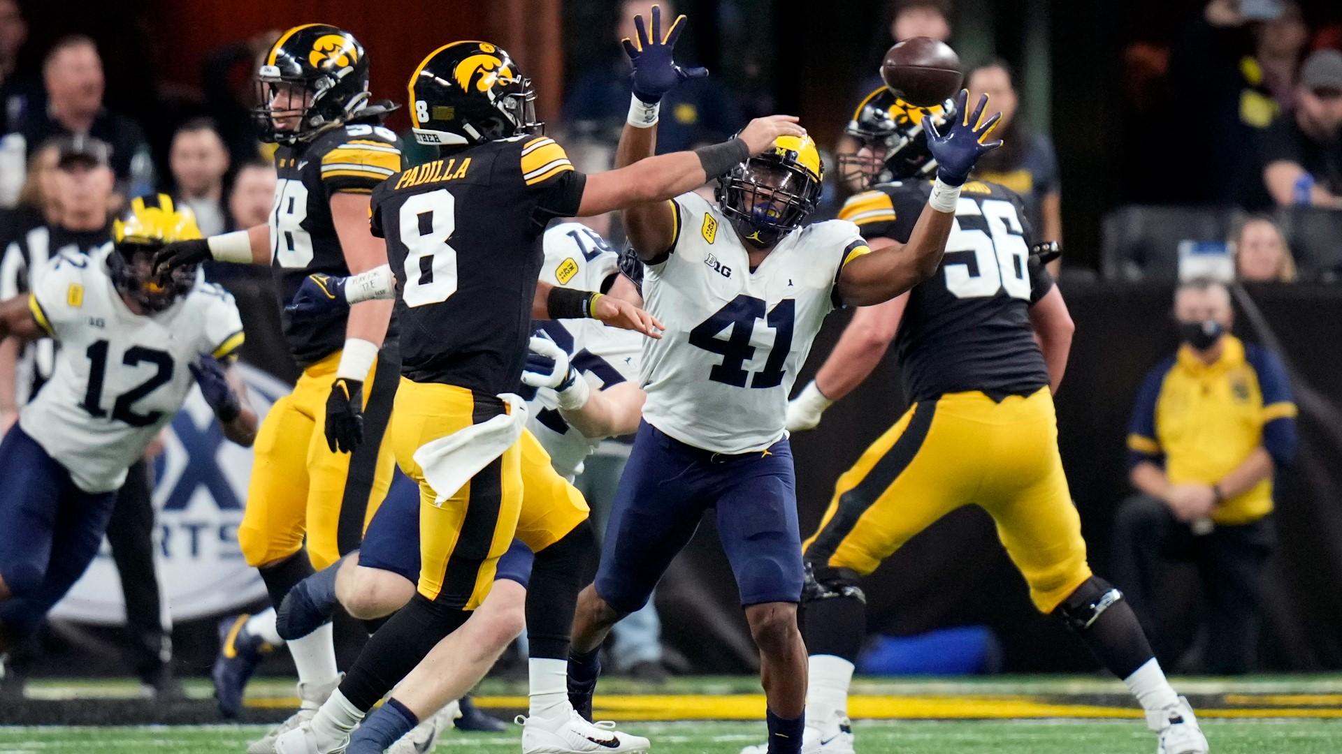 Recap: Michigan beats Iowa 42-3 in Big Ten title game | wzzm13.com
