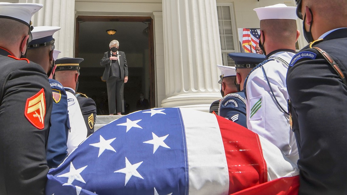 John Lewis' body leaves Alabama State Capitol, vigil held outside ...