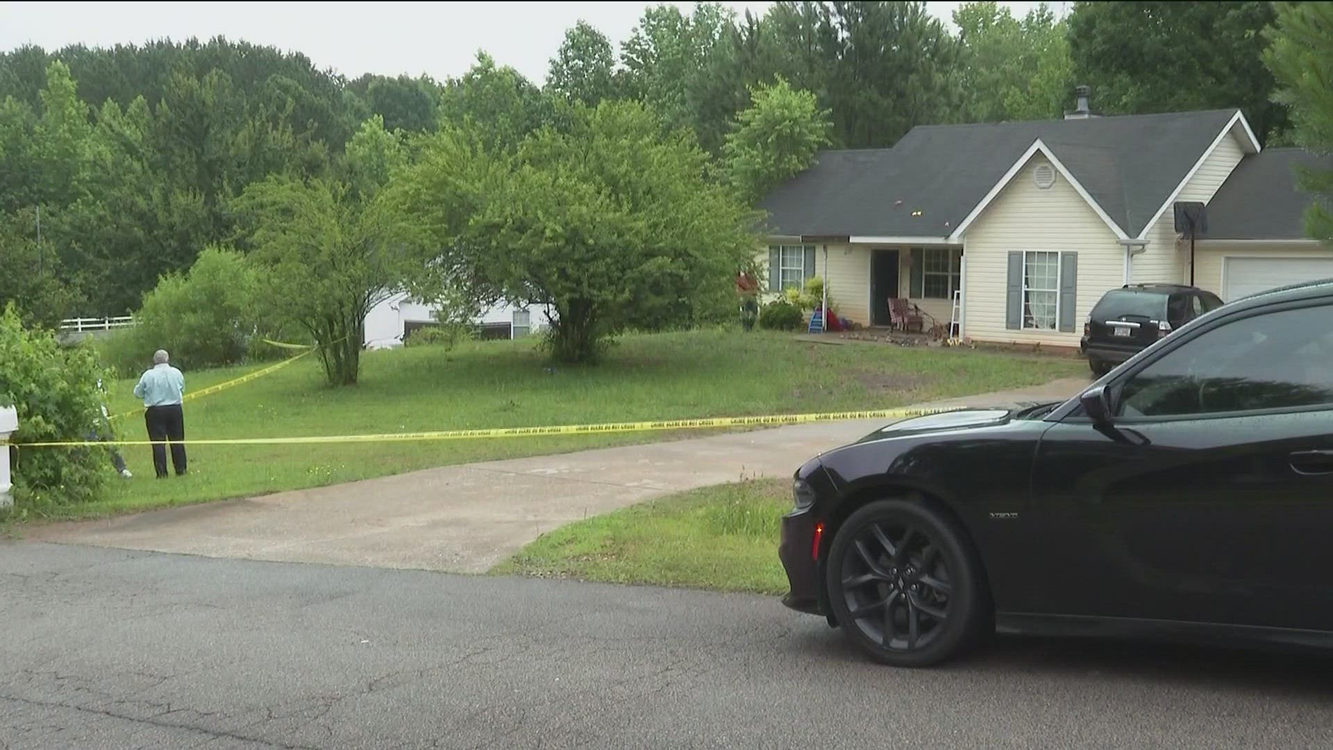 Man shoots ex-girlfriend's boyfriend after finding 2 in bed | wzzm13.com