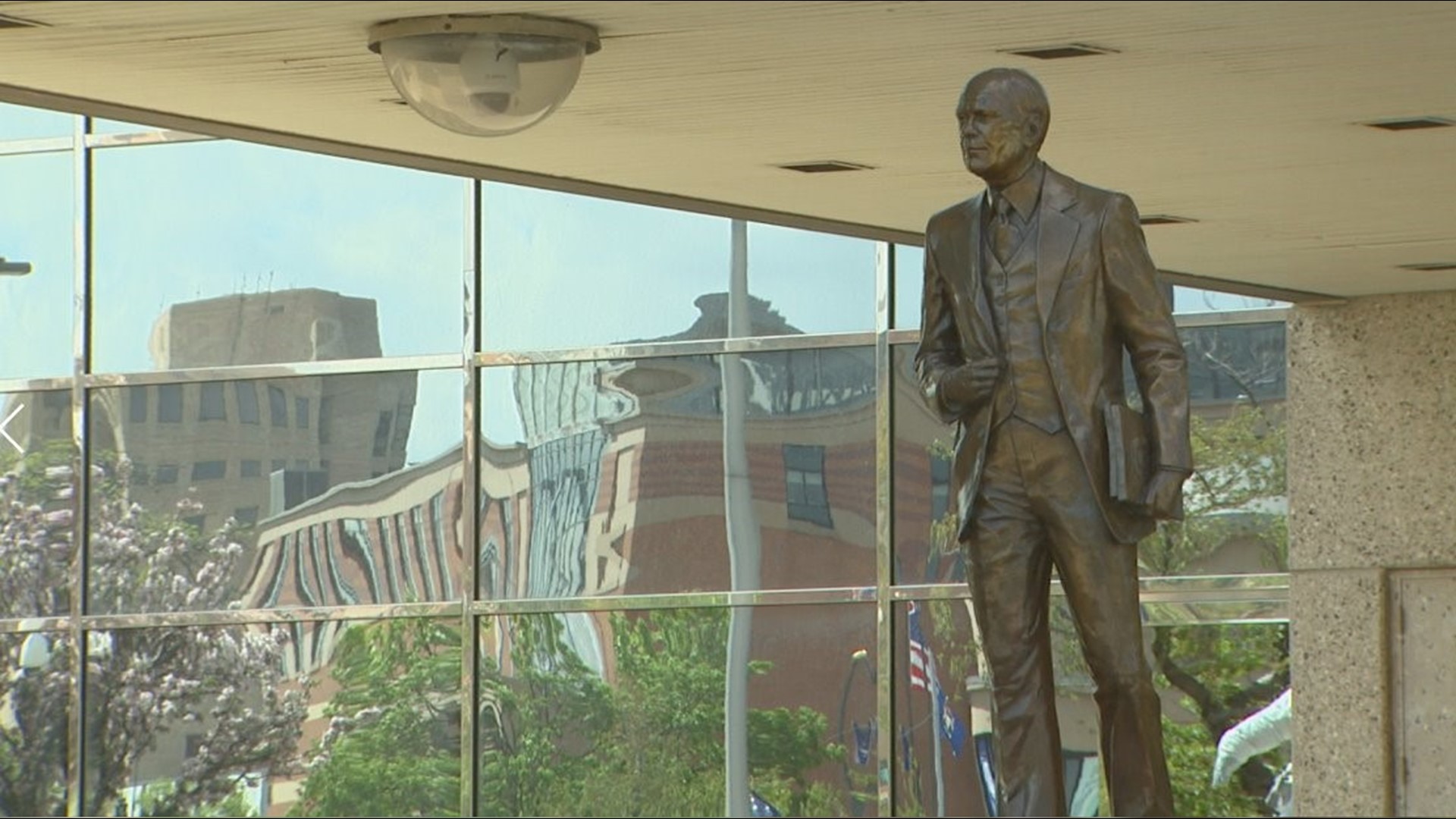 NEVER FORGOTTEN | Roger B. Chaffee to be honored with full-scale statue ...