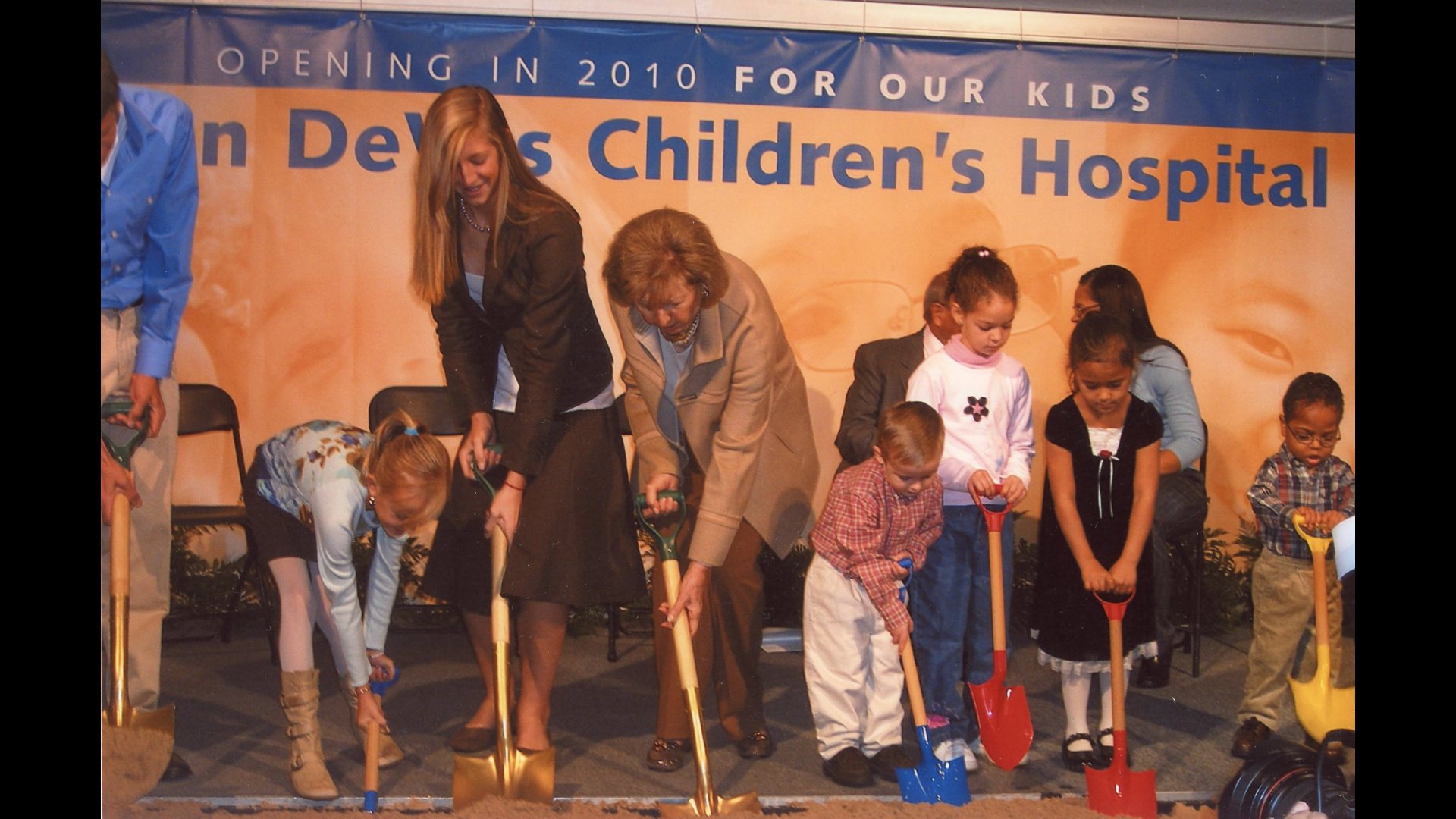 Rich & Helen DeVos leave legacy on Grand Rapids healthcare | wzzm13.com