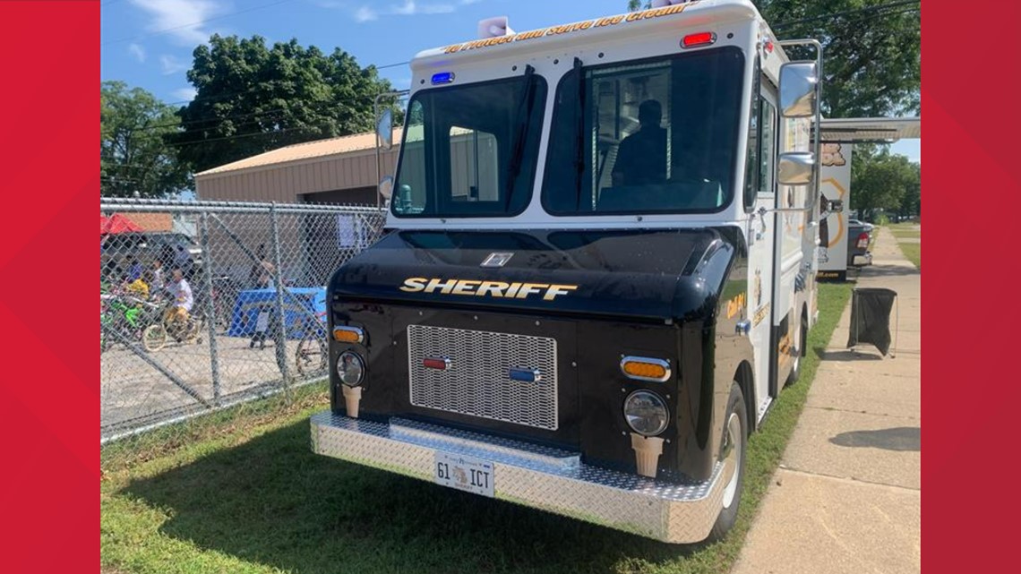 Muskegon police unveil new ice cream truck, give out free treats ...