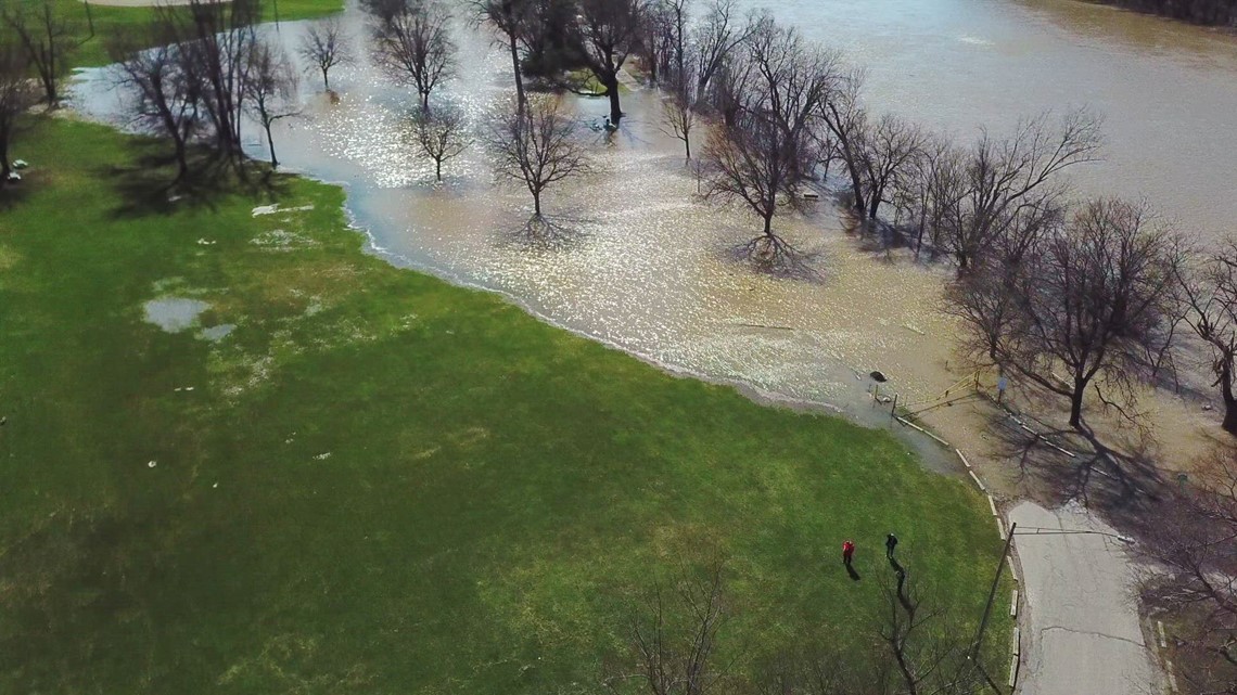 Drones eye view of flooding on the Grand River | wzzm13.com