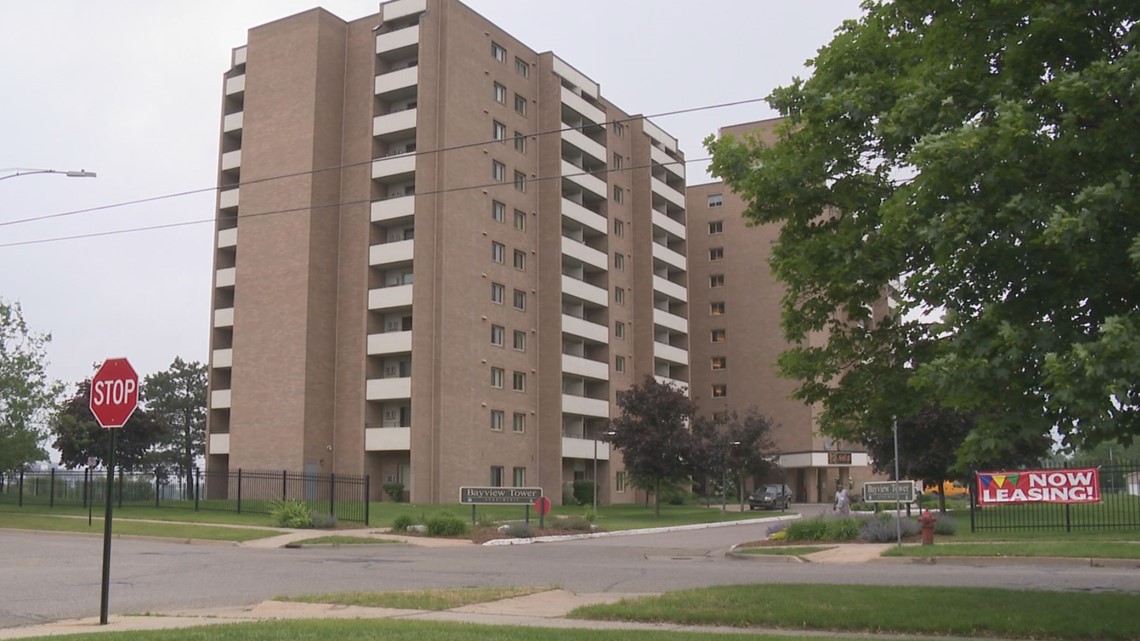 Person of interest arrested in connection to fatal stabbing of Muskegon ...