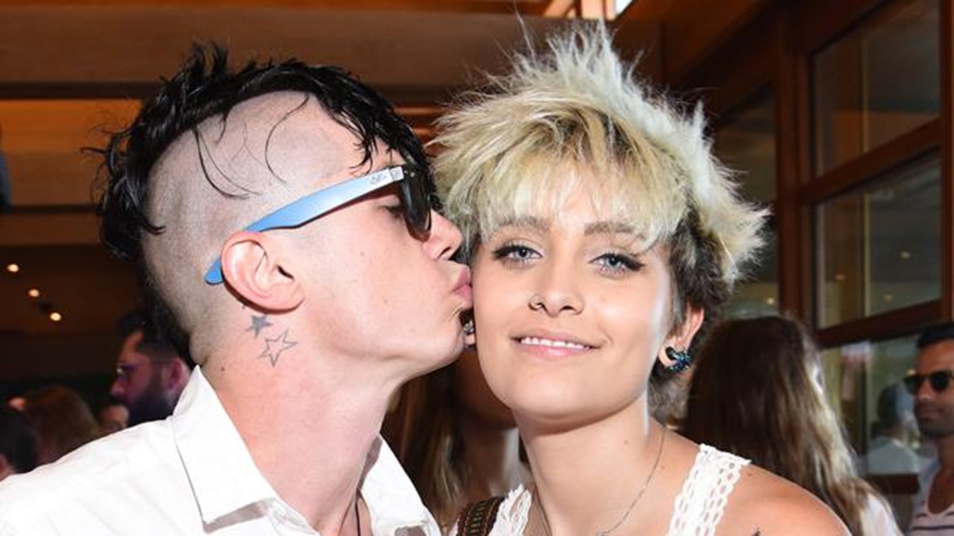 'Beaming' Paris Jackson and Boyfriend Michael Snoddy Pack on the PDA at ...