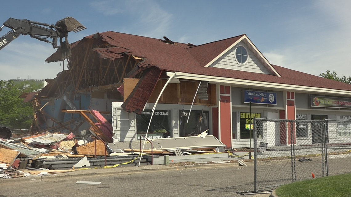 Mold-ridden Chinook Pier buildings demolished, displaced businesses ...