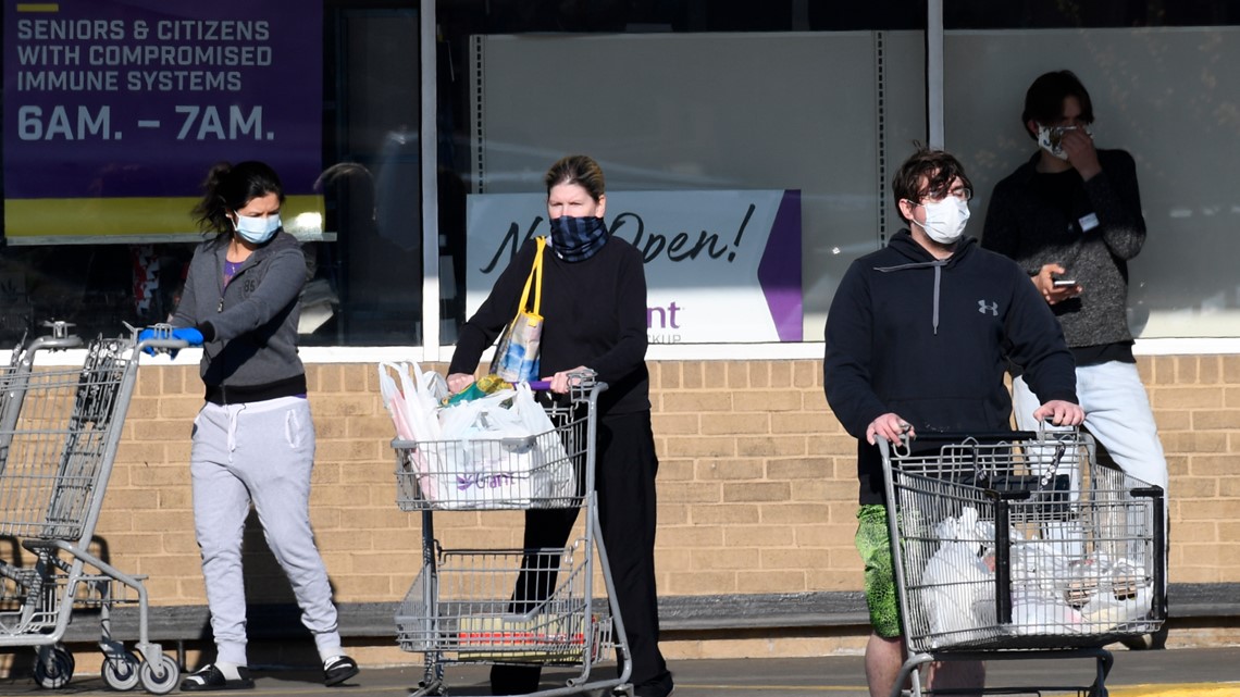 Masks must be worn in public in Michigan, Whitmer order says | wzzm13.com