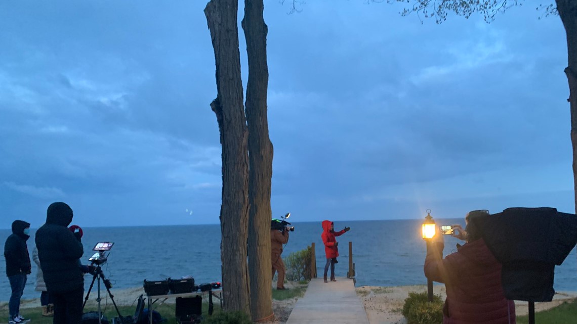 ABC'S Chief Meteorologist Ginger Zee returns home for an Earth Day ...