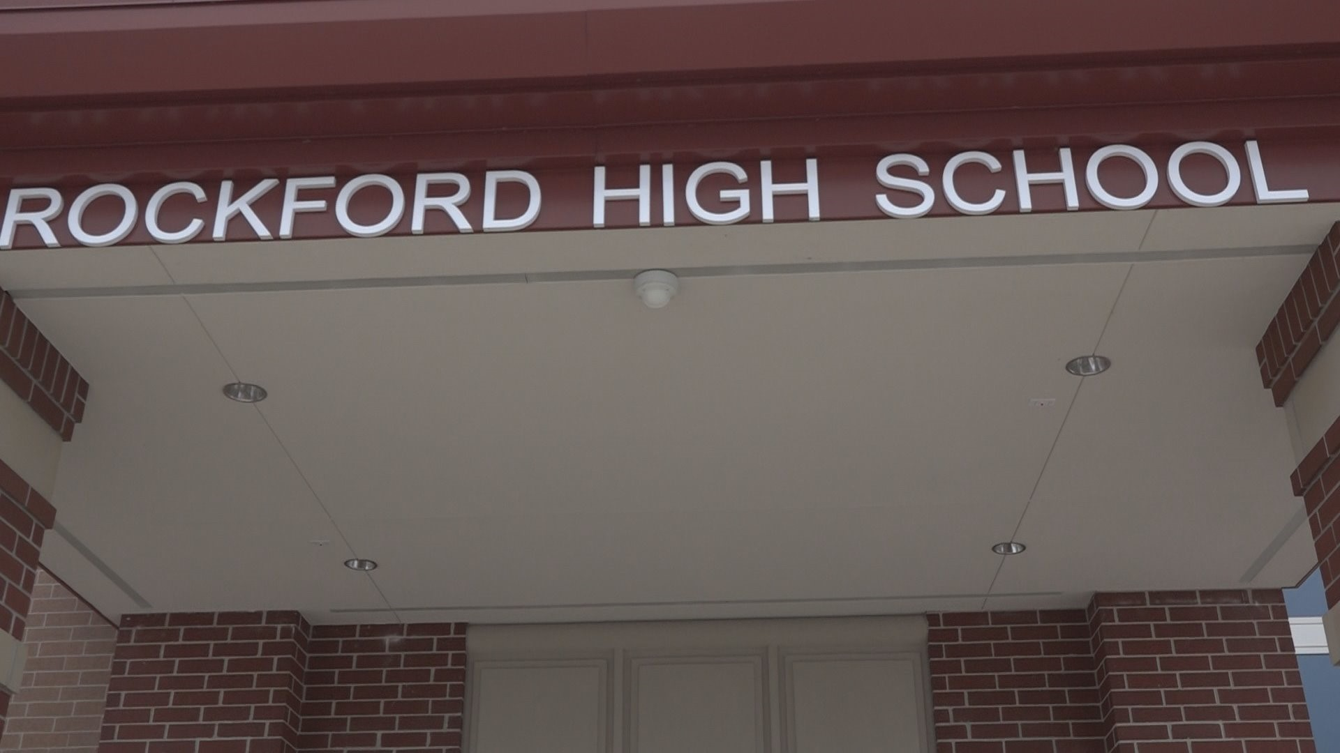 Rockford High School goes virtual for 2 weeks due to COVID-19 | wzzm13.com