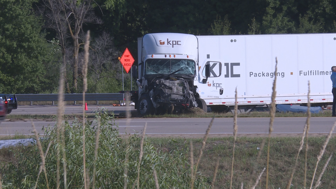 Multi-vehicle accident shuts down parts of WB I-96 | wzzm13.com