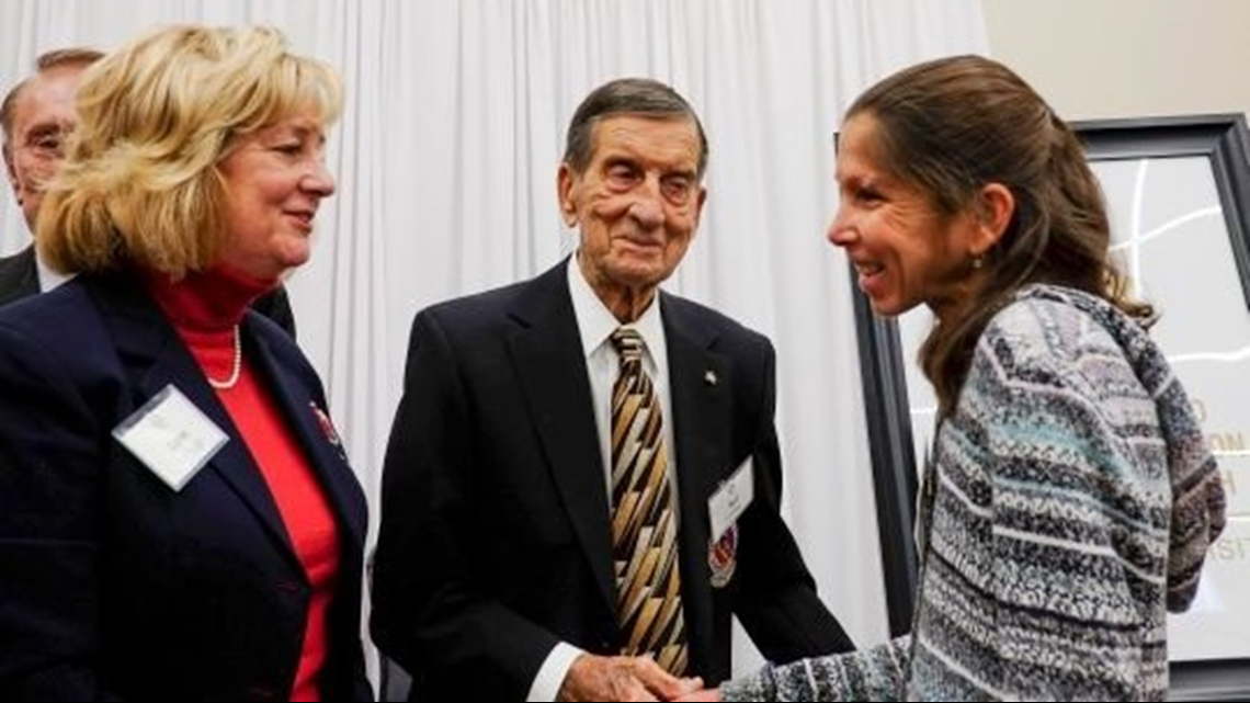 Red Wings great, NHL union pioneer Ted Lindsay dies at 93 | wzzm13.com