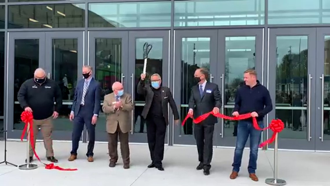 Muskegon officially opens $34 million convention center | wzzm13.com