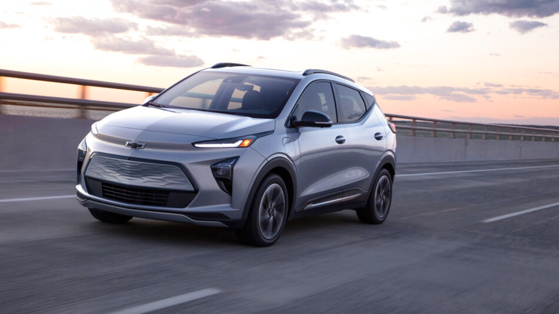 Gov. Whitmer announces wireless EV charging road system | wzzm13.com