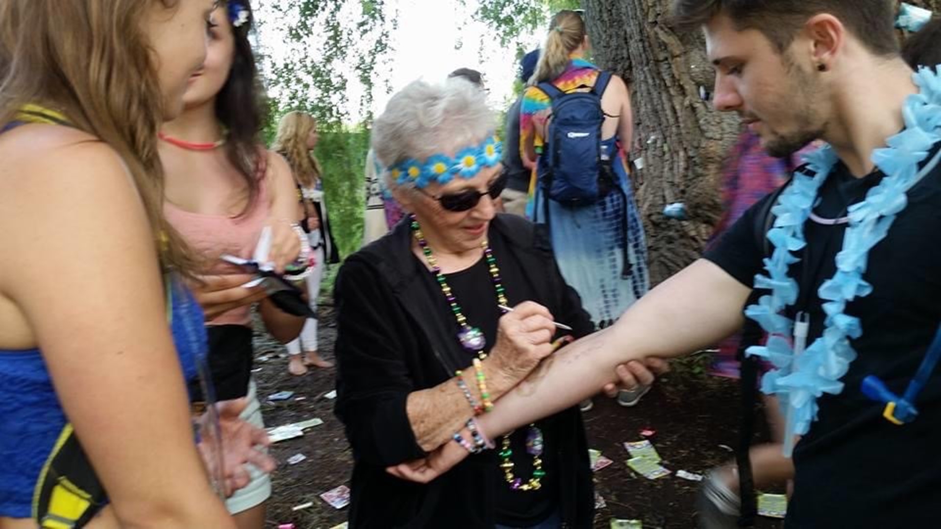 'Hope I don't lose my dentures' 92-year-old says of bucket list plunge ...