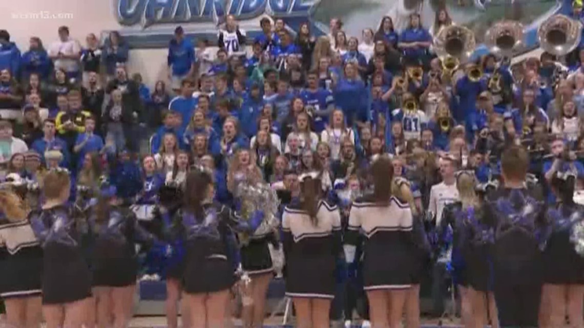 Sunrise Sidelines: Dan joins the Oakridge Eagles | wzzm13.com