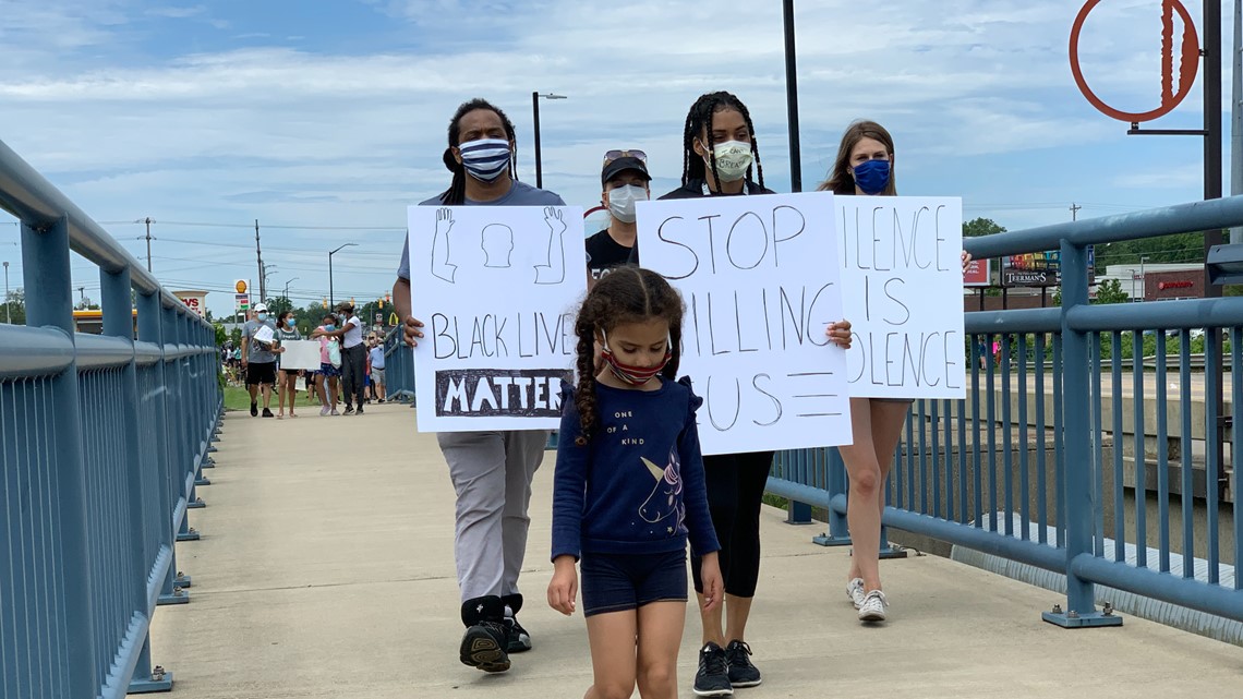 'This is really what Holland looks like,' Protesters line Unity Bridge ...