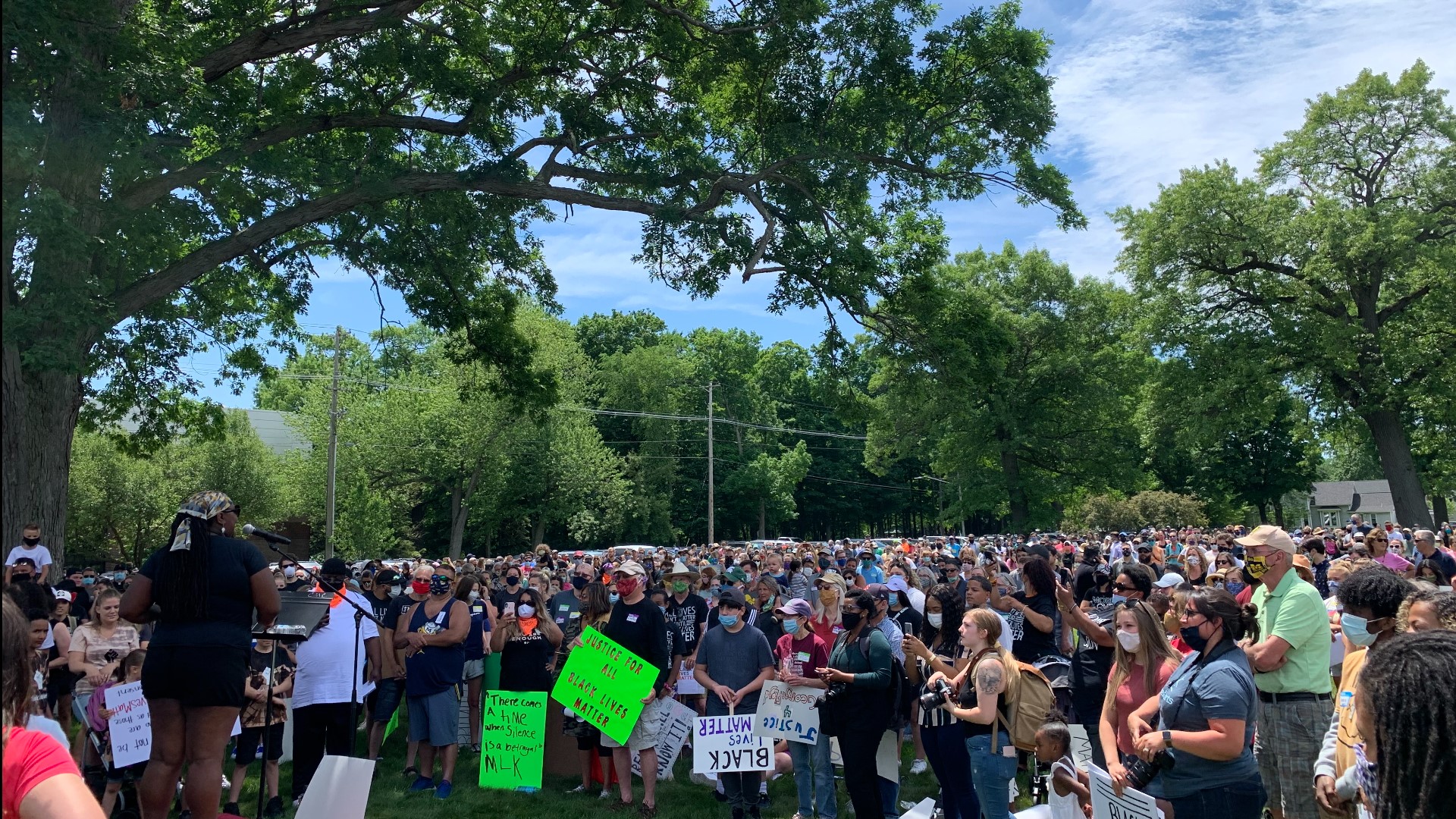 'This is really what Holland looks like,' Protesters line Unity Bridge ...