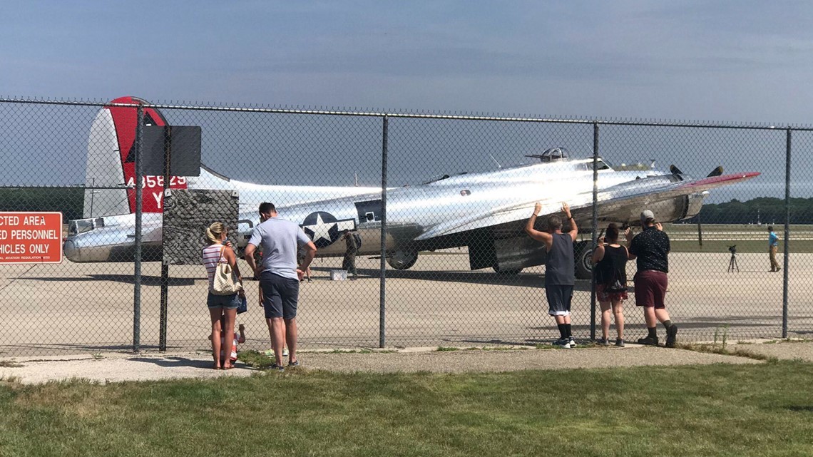 Tours offered of B-17 plan at Muskegon County Airport | wzzm13.com