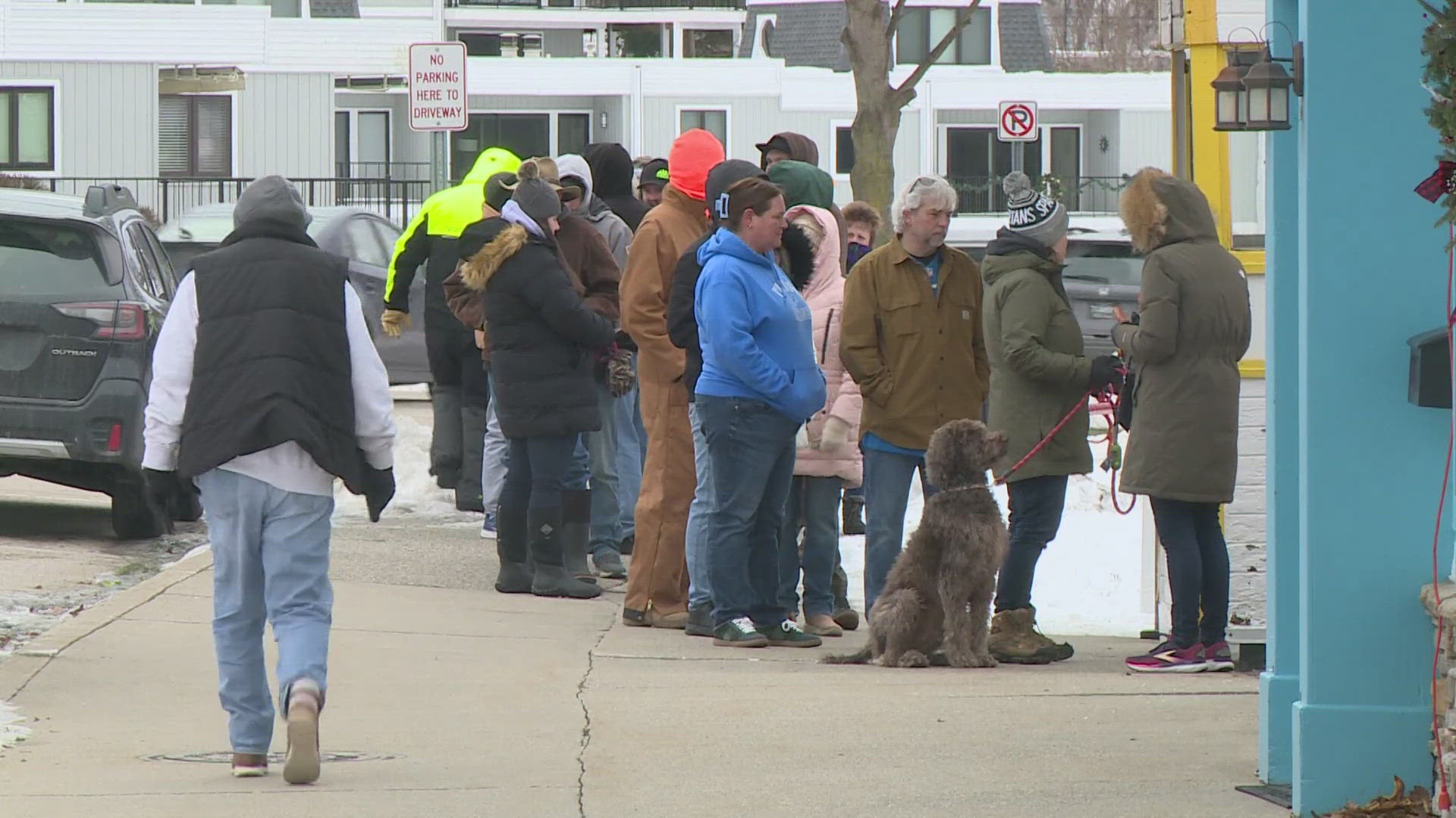 Pronto Pups brings taste of summer to Grand Haven for one winter ...