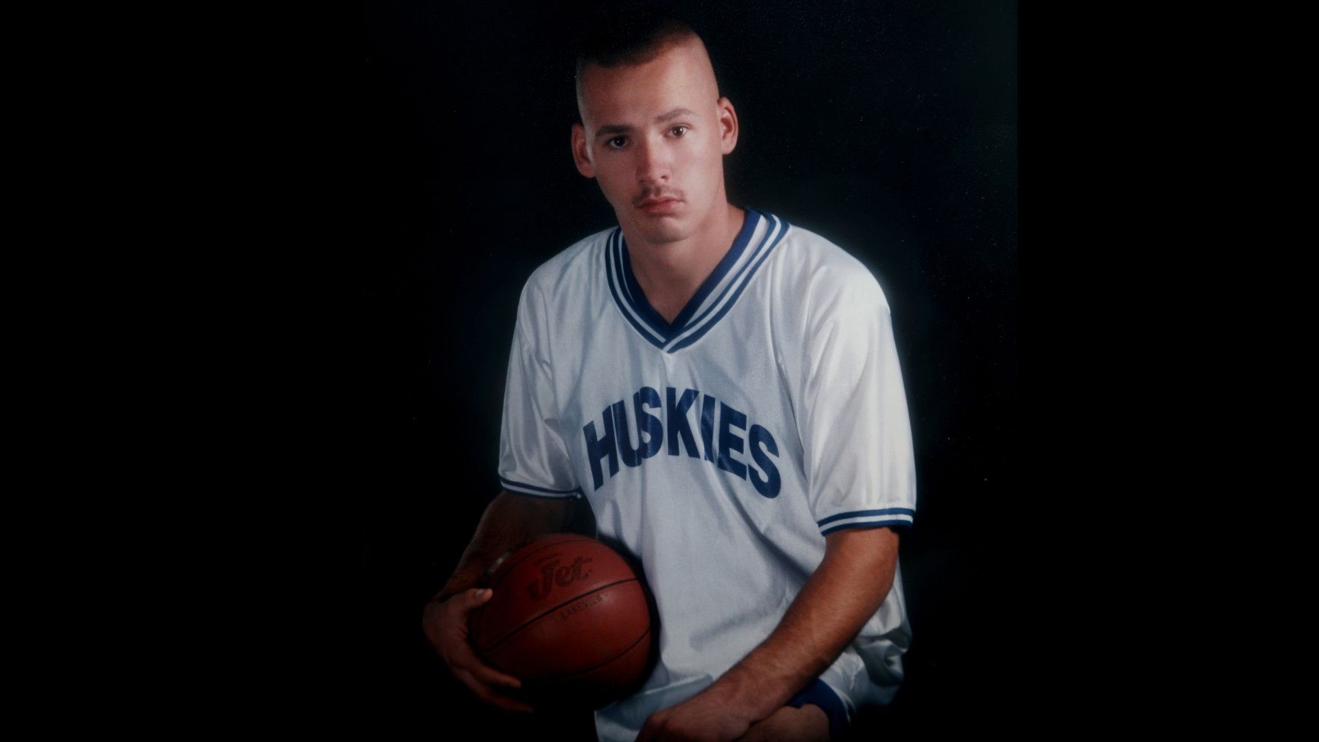Roadside Christmas tree becomes an Up North mystery | wzzm13.com