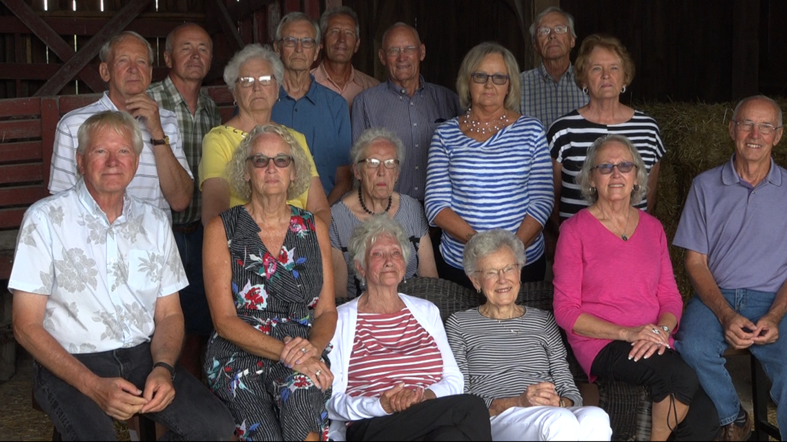 16 siblings hold reunion at their family home of over 100 years ...