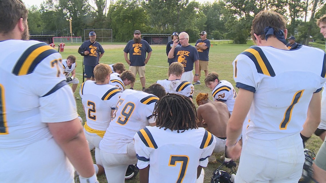 North Muskegon football hopes to 'run the table' in 2022 | wzzm13.com