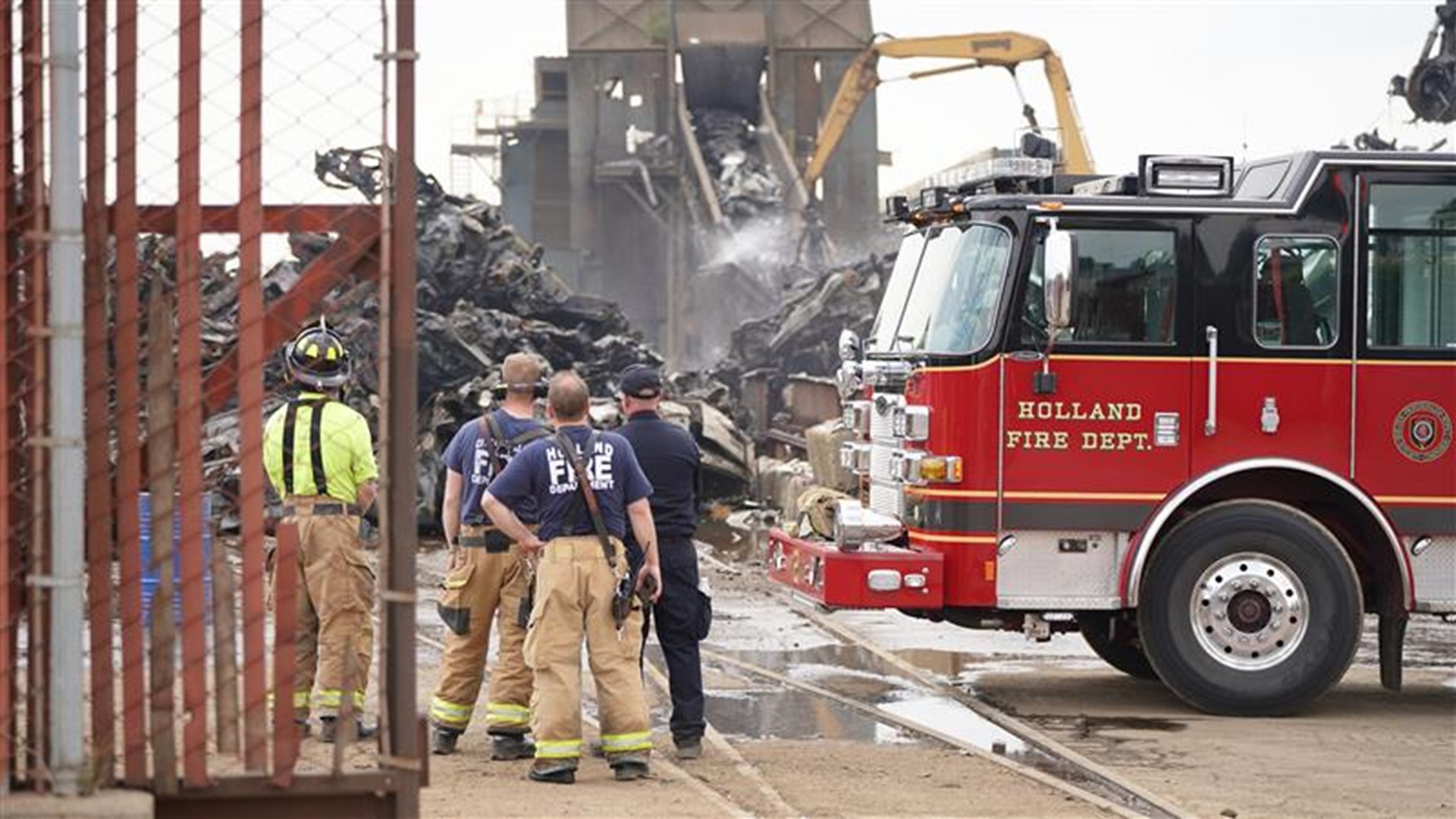 Fire breaks out at Padnos headquarters in Holland, MI | wzzm13.com