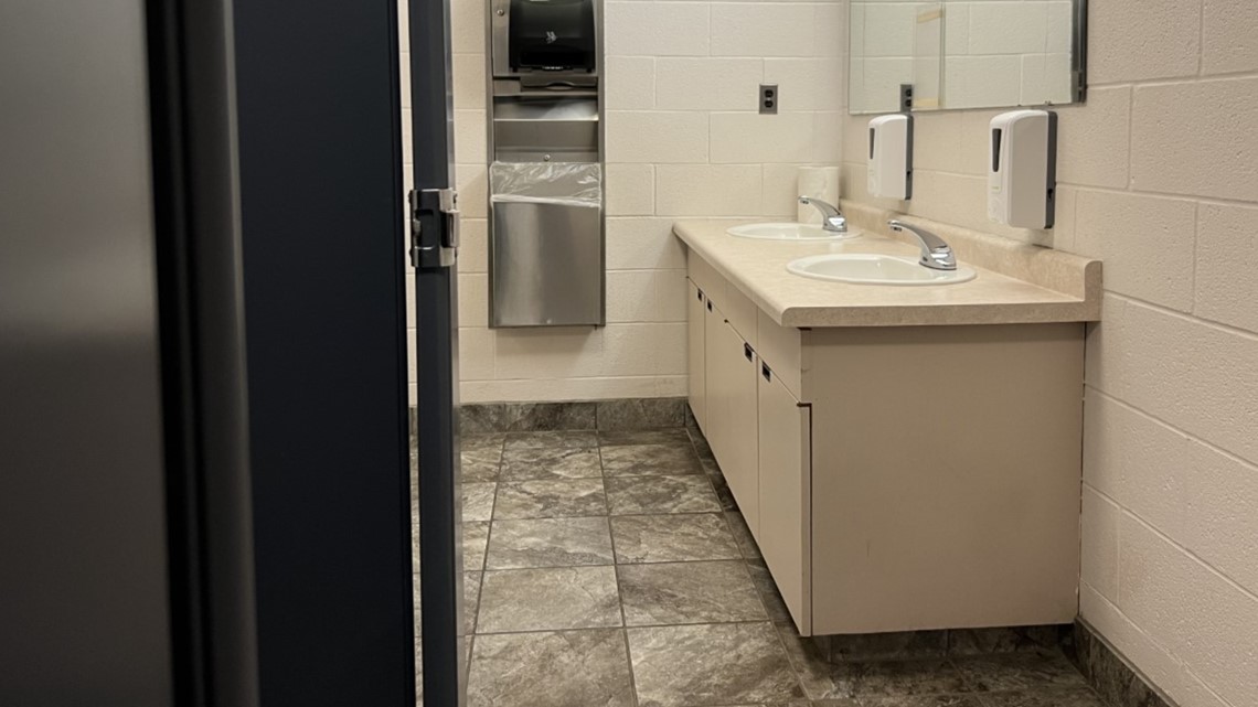 What a Michigan law says about restroom access | wzzm13.com