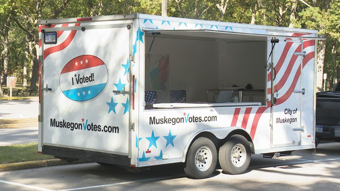 Muskegon Mobile Unit answers election questions in the community ...