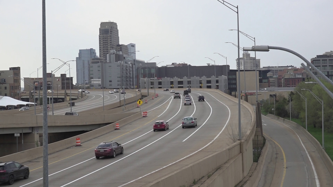 Plans for Wealthy Street interchange redesign move forward | wzzm13.com