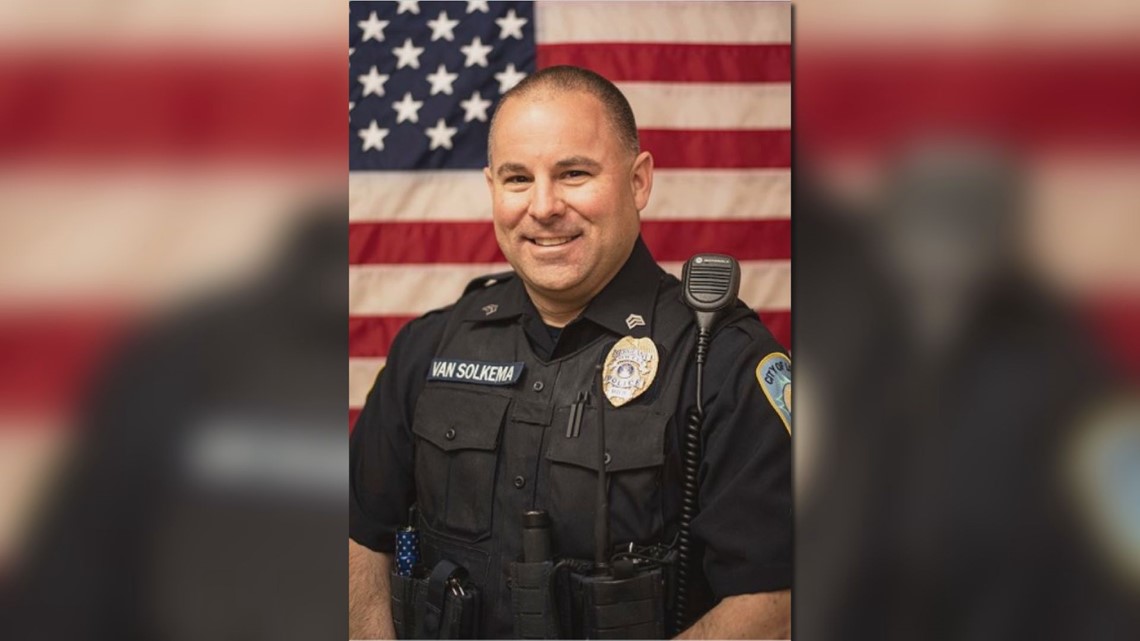 Lowell police officer charged with trespassing demoted | wzzm13.com