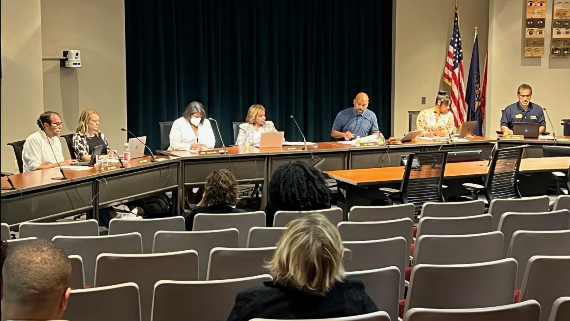 Board votes to keep Roby as superintendent of GRPS | wzzm13.com