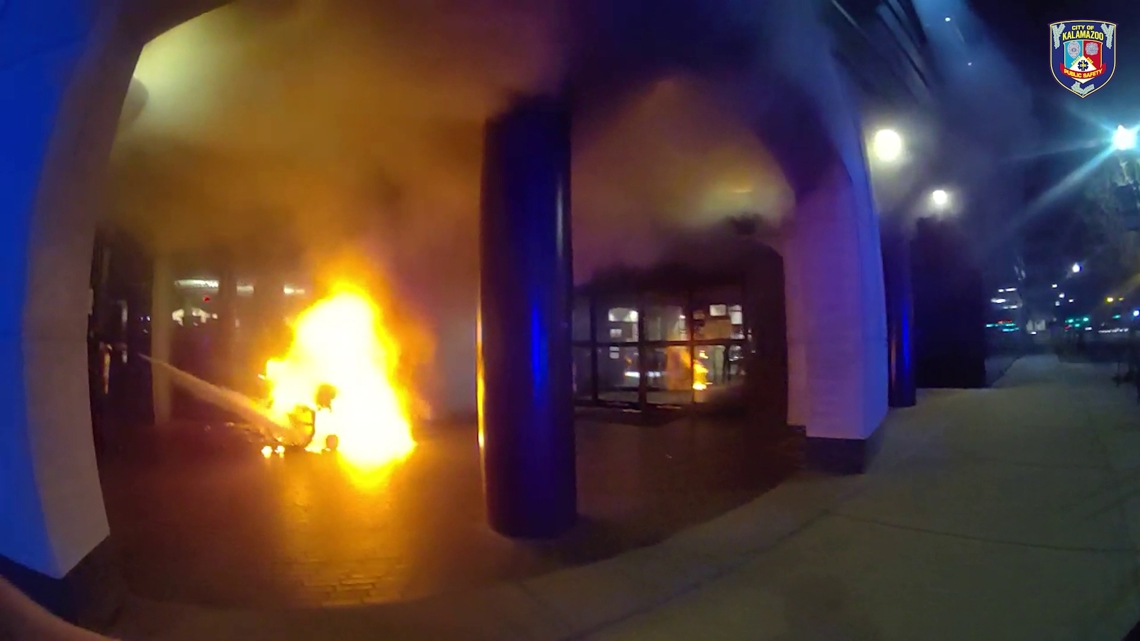 Kalamazoo officers extinguish shopping cart set on fire in suspected ... Kalamazoo officers extinguish shopping cart set on fire in suspected ...