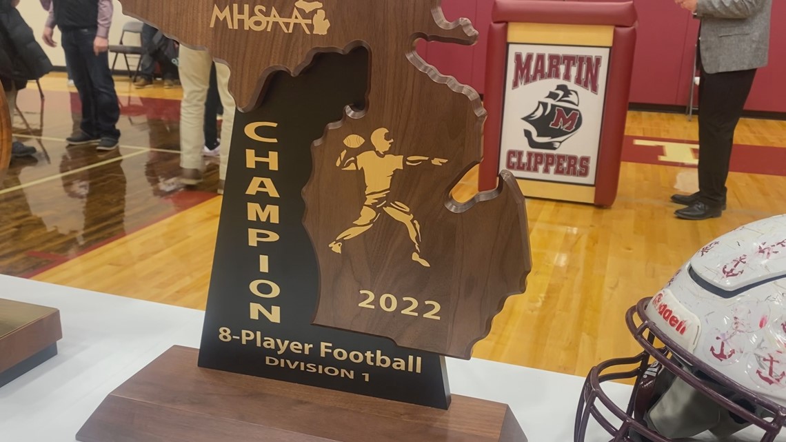 Martin celebrates first state football title in 35 years | wzzm13.com