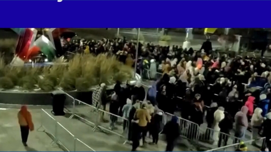 Shoppers line up for Black Friday at the Mall of America | wzzm13.com