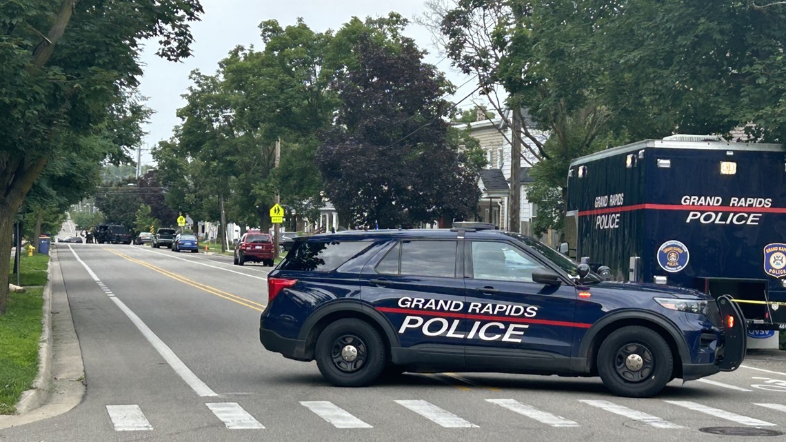Police: Wanted man barricaded inside Grand Rapids home leaves | wzzm13.com