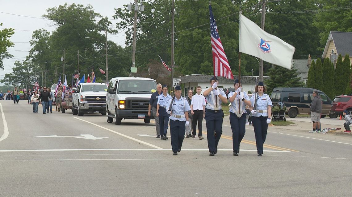 Old Fashioned Days parade marches on after reported gunshot Sat ...