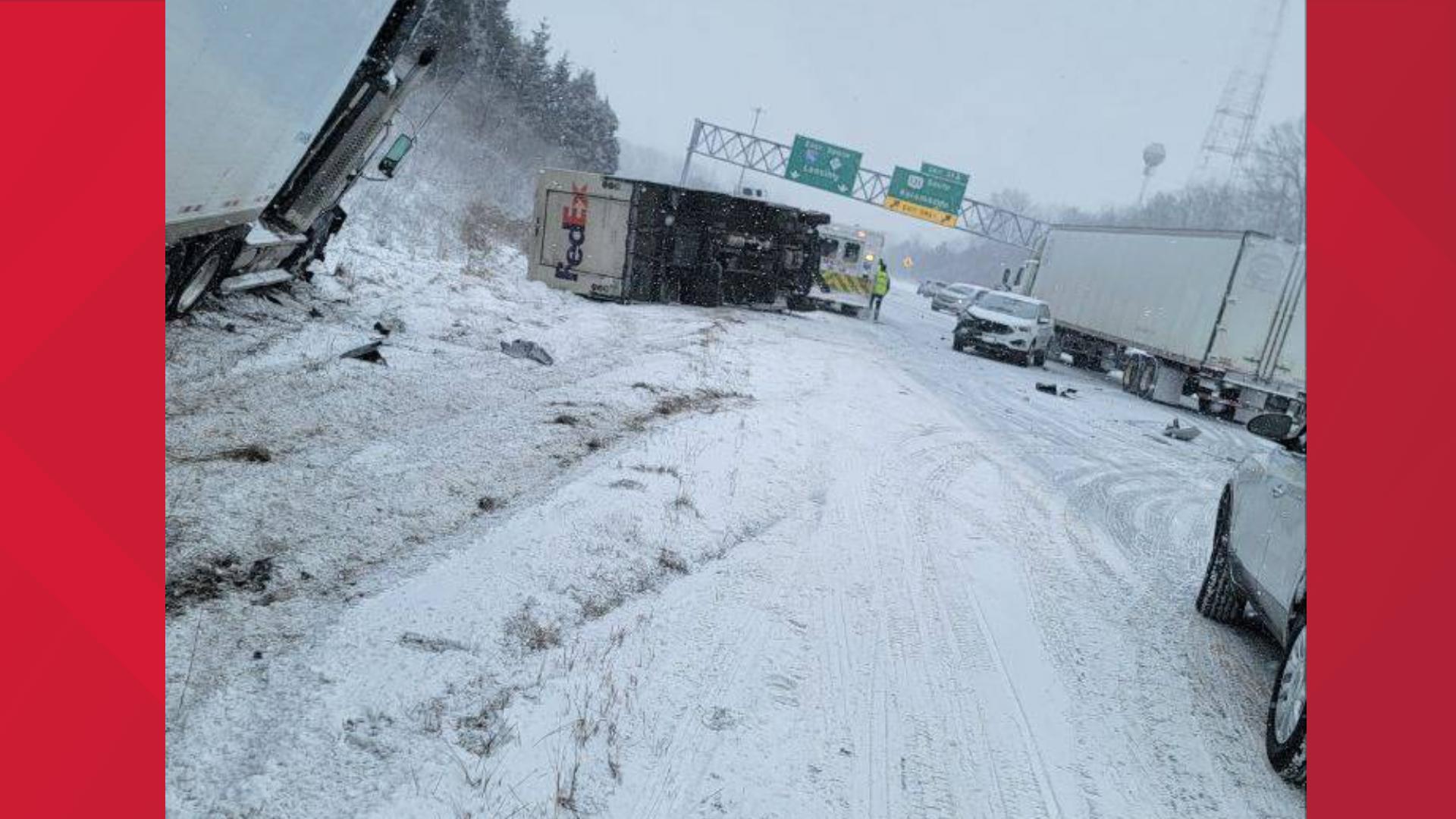 20-car pileup on I-96 in Grand Rapids closes highway | wzzm13.com