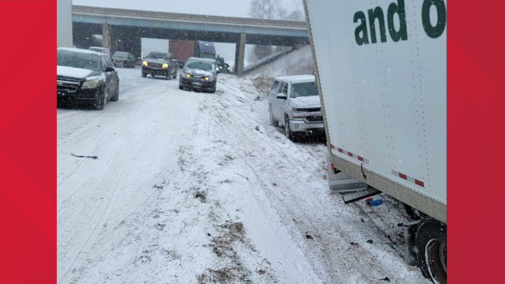 20-car pileup on I-96 in Grand Rapids closes highway | wzzm13.com