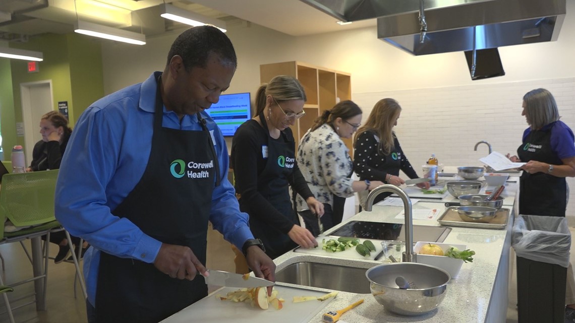 Community cooking classes teach 'food as medicine' | wzzm13.com