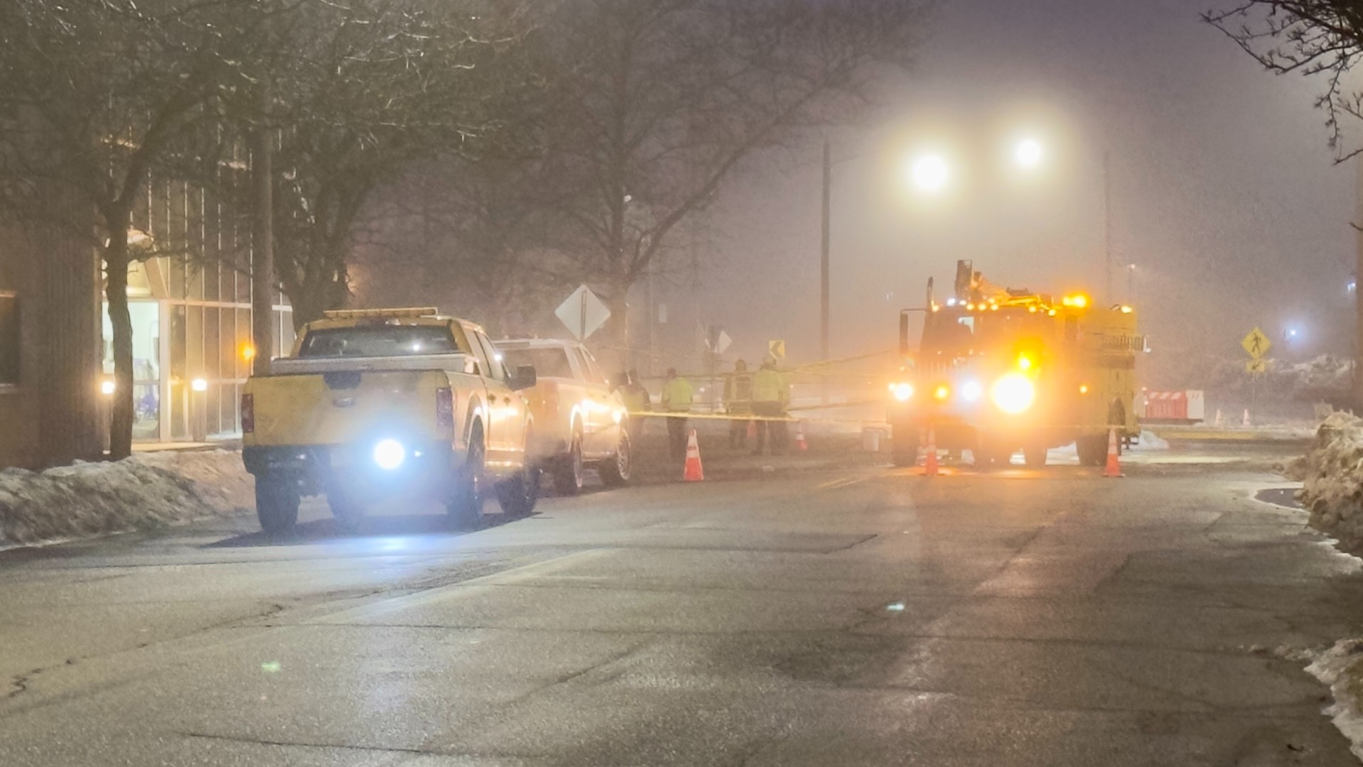 Damaged fire hydrant causing flooding in intersection | wzzm13.com