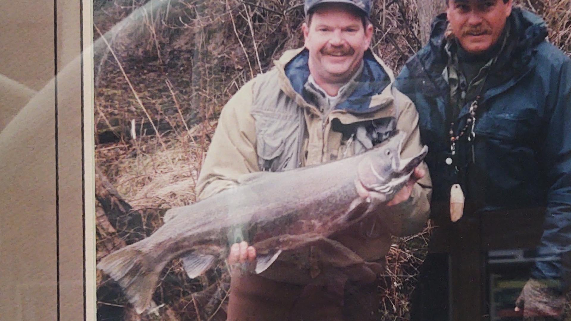 Angler lands Michigan's new white perch state record | wzzm13.com