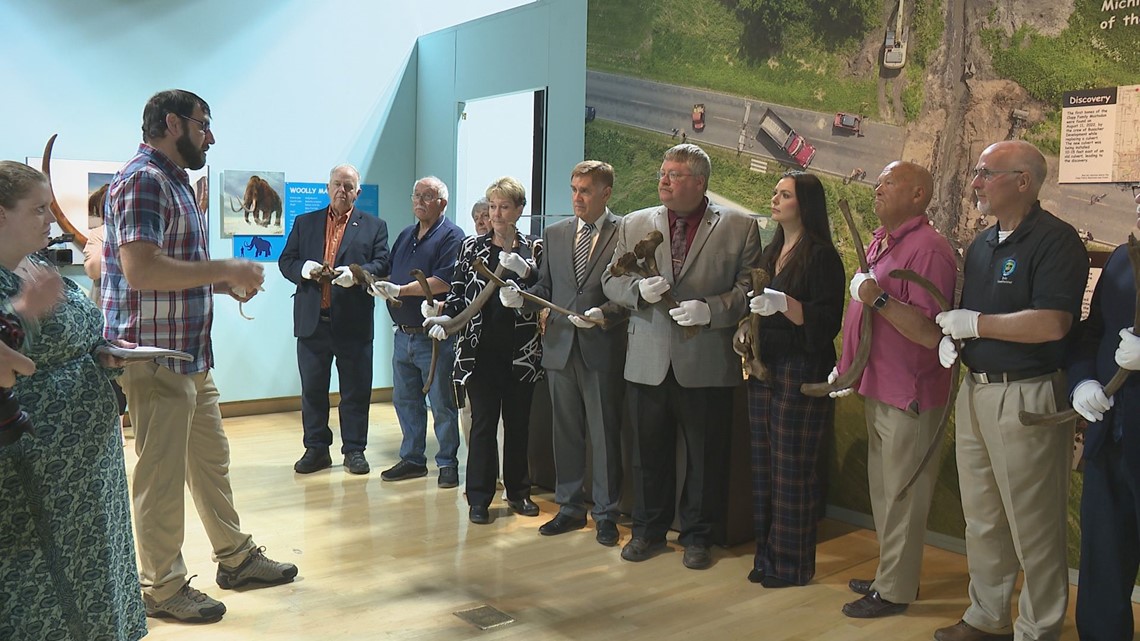 Mastodon bones discovered in Michigan now on display in museum | wzzm13.com