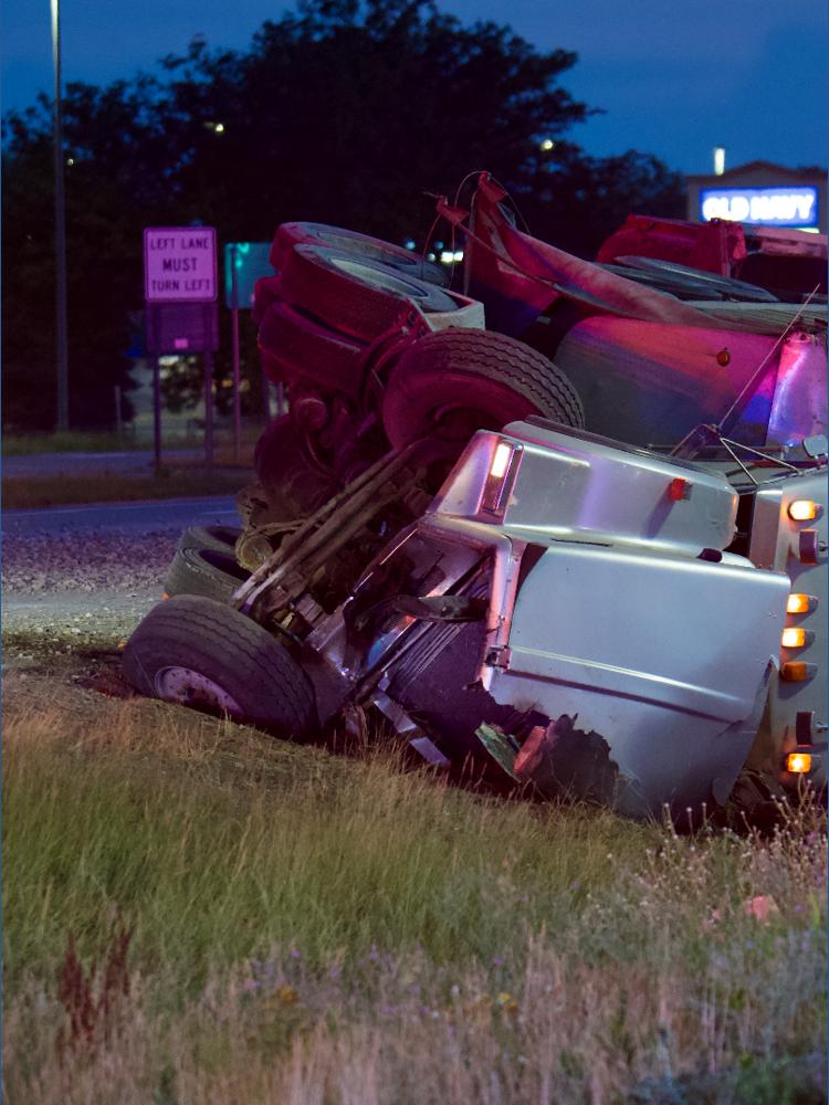 2 injured in Holland Twp. crash involving semi | wzzm13.com